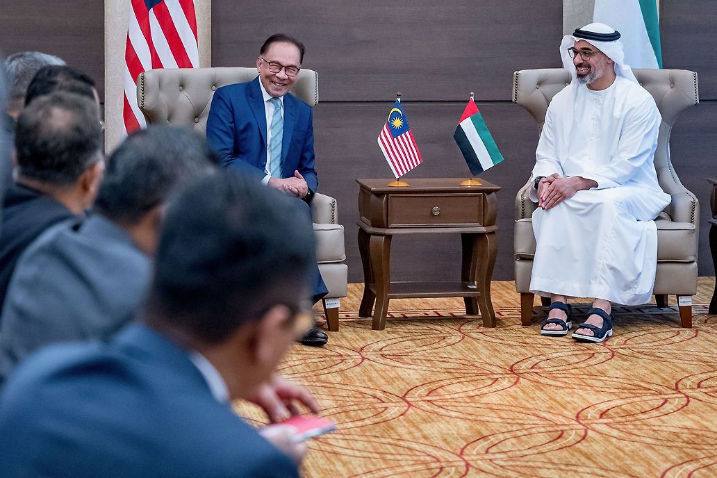 Khaled bin Mohamed bin Zayed meets Prime Minister of Malaysia in Kuala ...