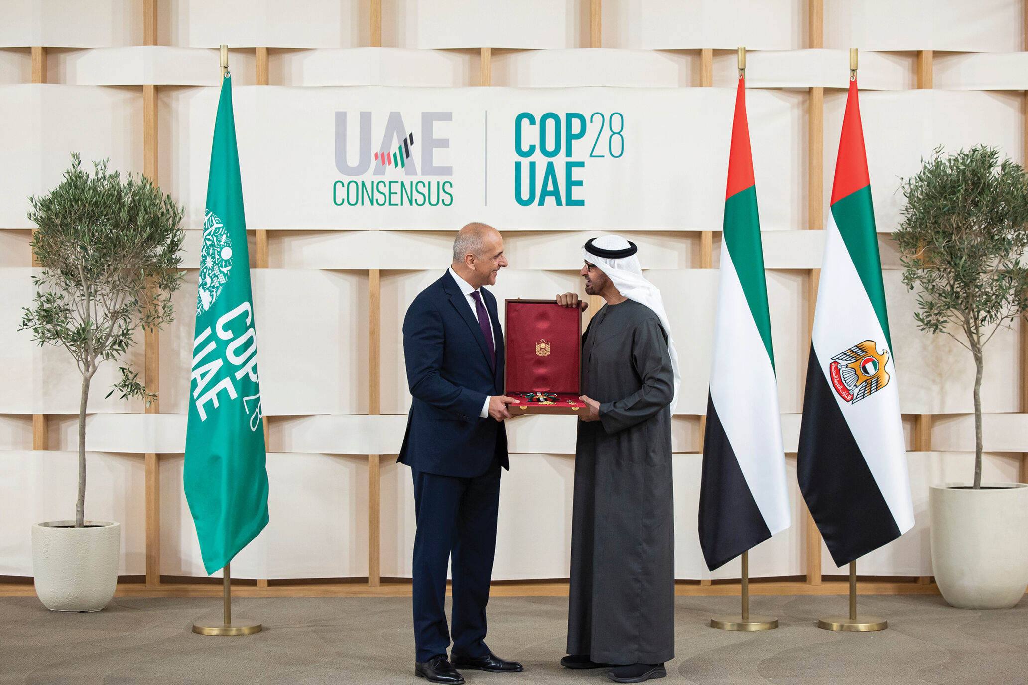 UAE President honours global dignitaries for contributions to success ...