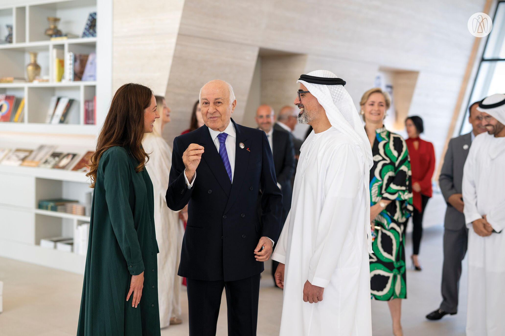 خالد بن محمد بن زايد يزور مؤسسة بسام فريحة للفنون