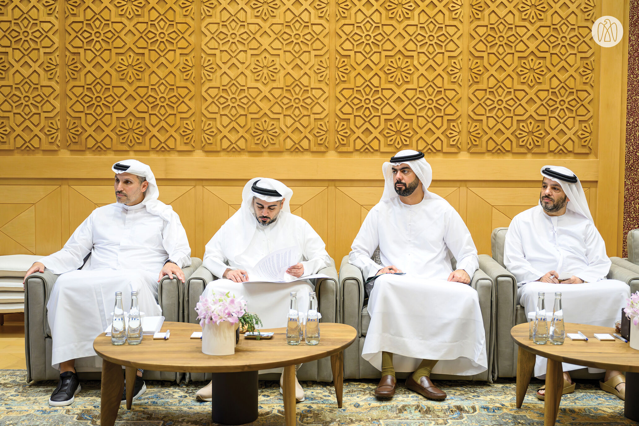 Khaled bin Mohamed bin Zayed meets with Prime Minister of Singapore