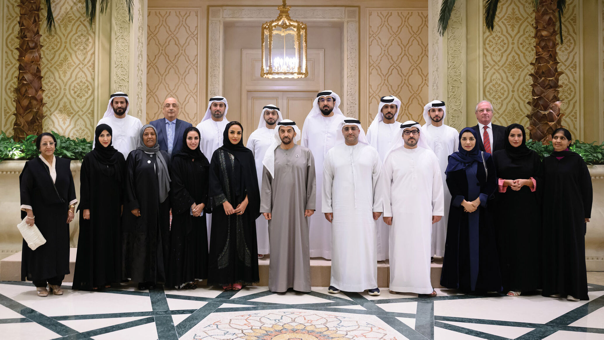 Hamdan bin Zayed receives delegation from National Library and Archives