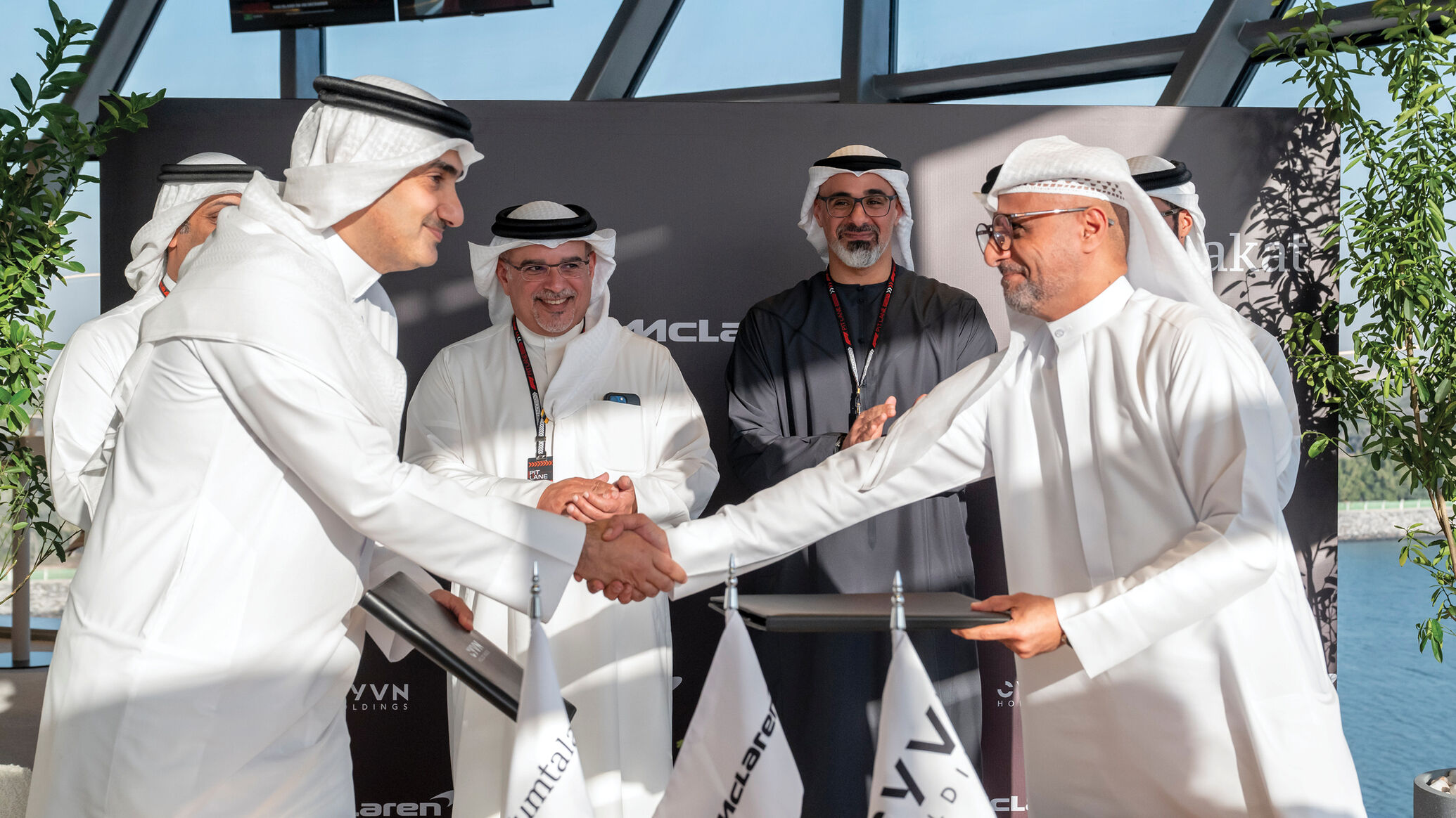 Crown Prince of Abu Dhabi and Crown Prince of Bahrain witness signing ...