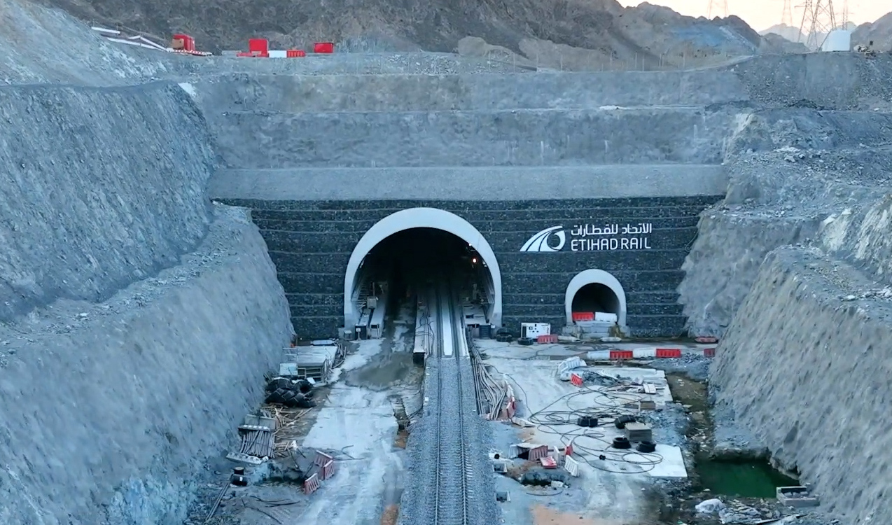 Etihad Rail Completes Tracklaying Works for the Main Line in Sharjah ...