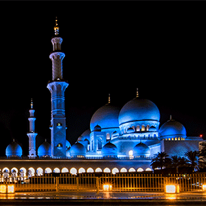 Sheikh Zayed Grand Mosque Centre launches night culture tour service (Sura)