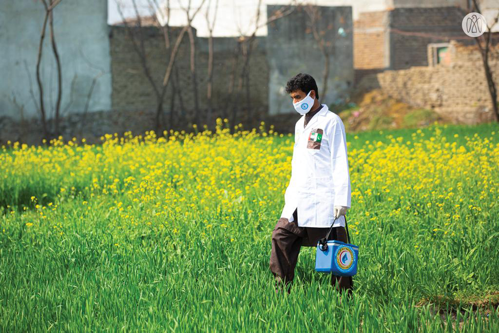 Theyab bin Mohamed bin Zayed meets Emirates Polio Campaign members to ...