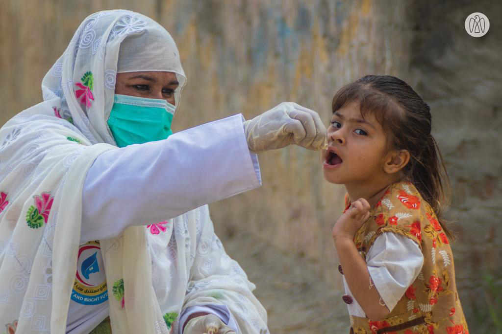 Theyab bin Mohamed bin Zayed meets Emirates Polio Campaign members to ...